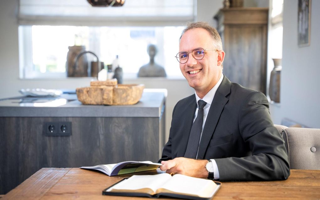 Ds. P.J. de Raaf: Je moet het contact met elke individuele catechisant ...